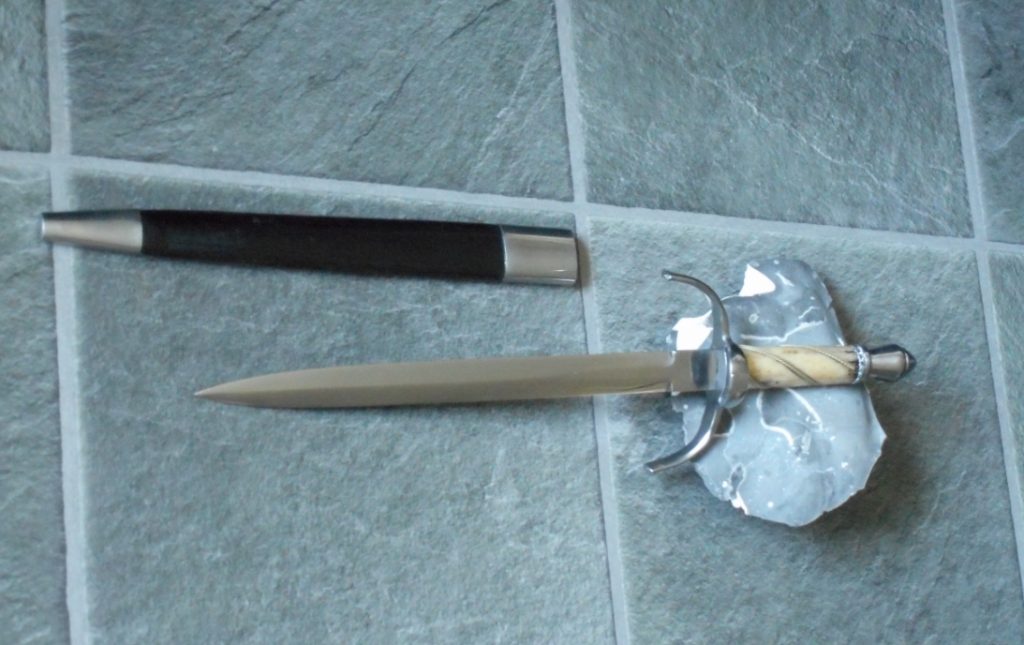 left hand dagger – parring dagger – Main Gauche – Ring Hilt – Deschaux ...