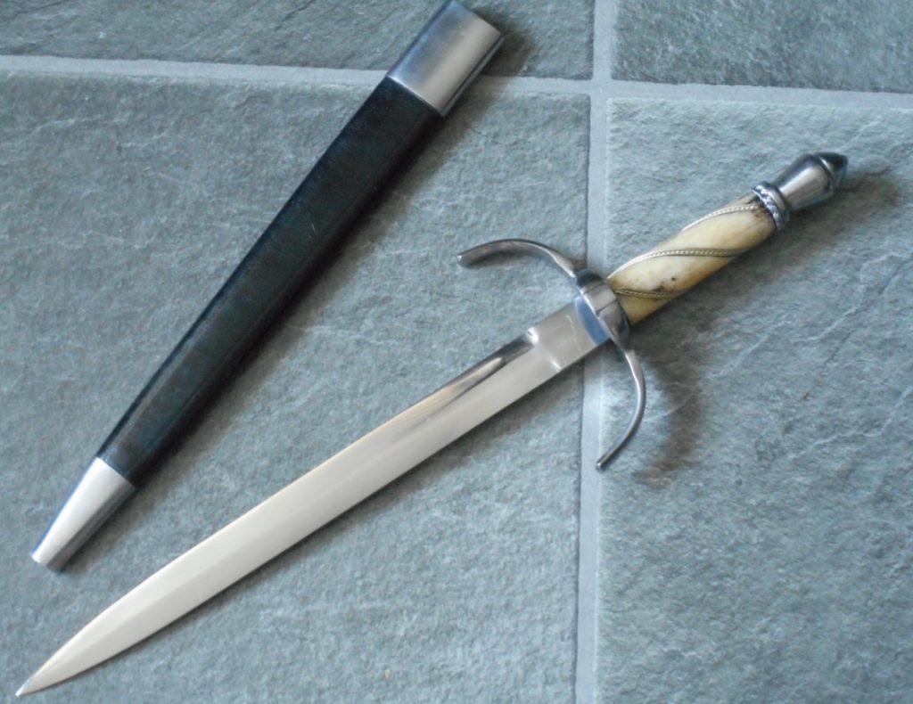 left hand dagger – parring dagger – Main Gauche – Ring Hilt – Deschaux ...