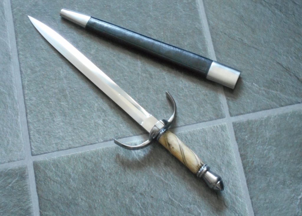 left hand dagger – parring dagger – Main Gauche – Ring Hilt – Deschaux ...